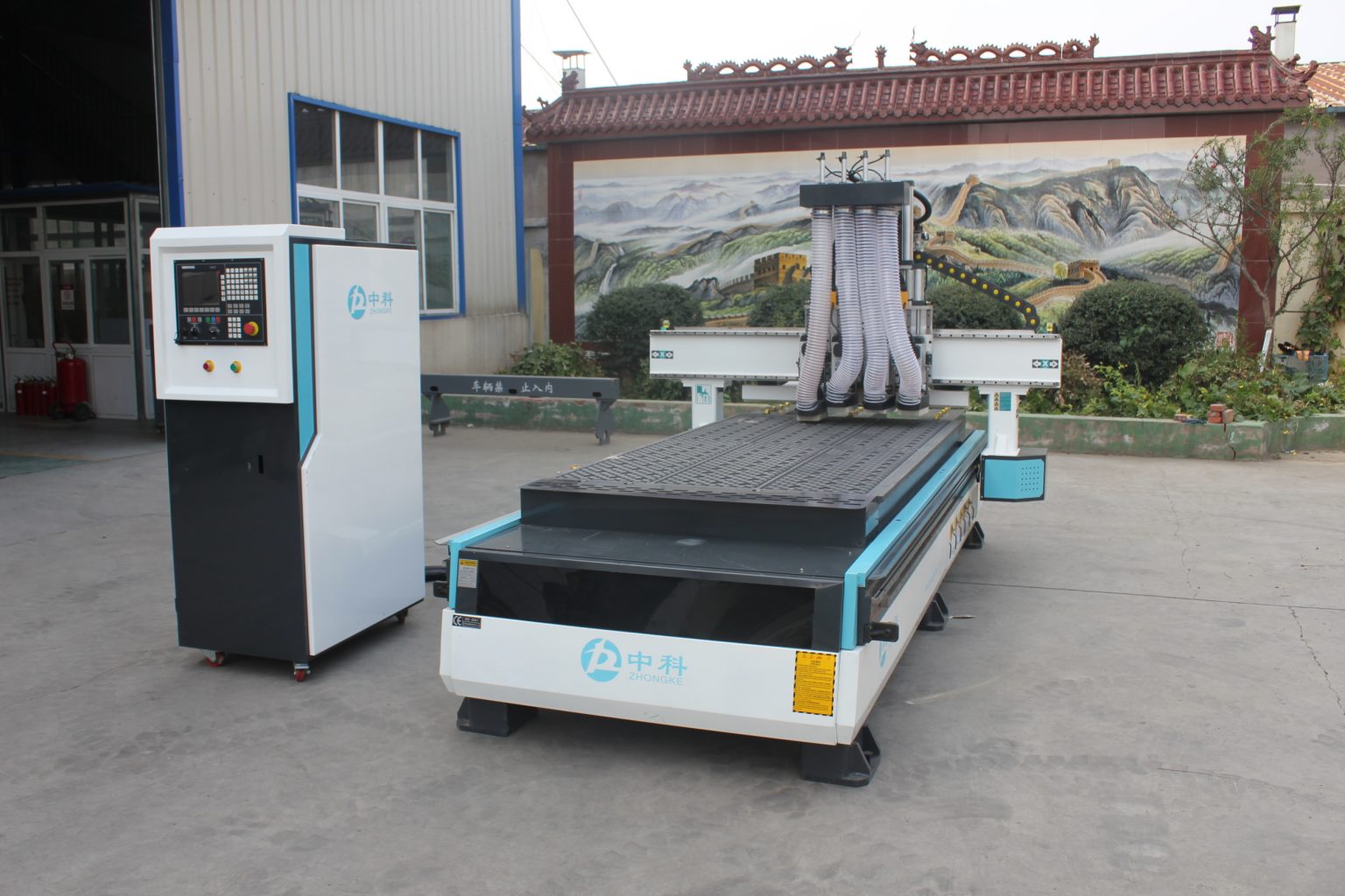 Máy CNC trung tâm là gì? Các loại máy gia công trung tâm hot nhất 2021